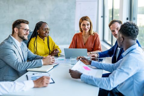 Employee development plan guide: how to make a PD plan for staff growth